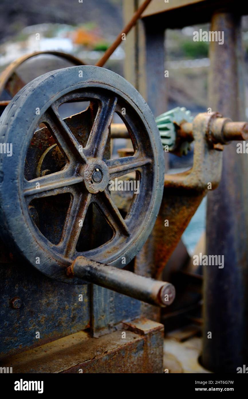 Close-up shot of an old rusty lifting mechanism Stock Photo - Alamy