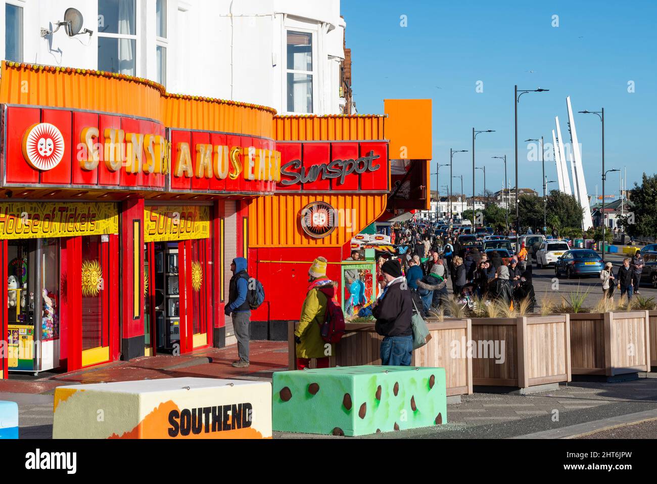 Concrete arcades hi-res stock photography and images - Alamy