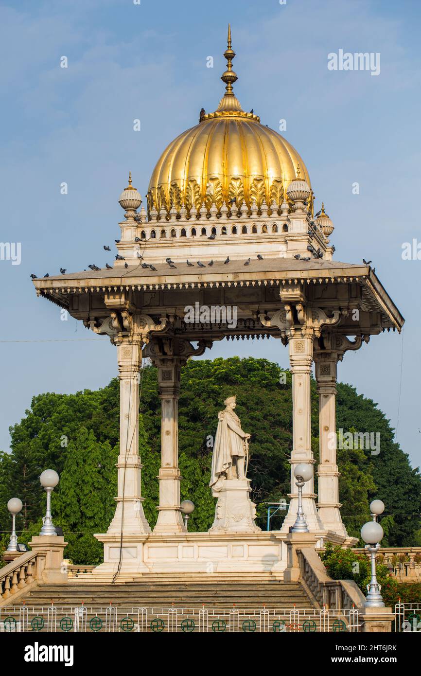 Statue square mysore hi-res stock photography and images - Alamy