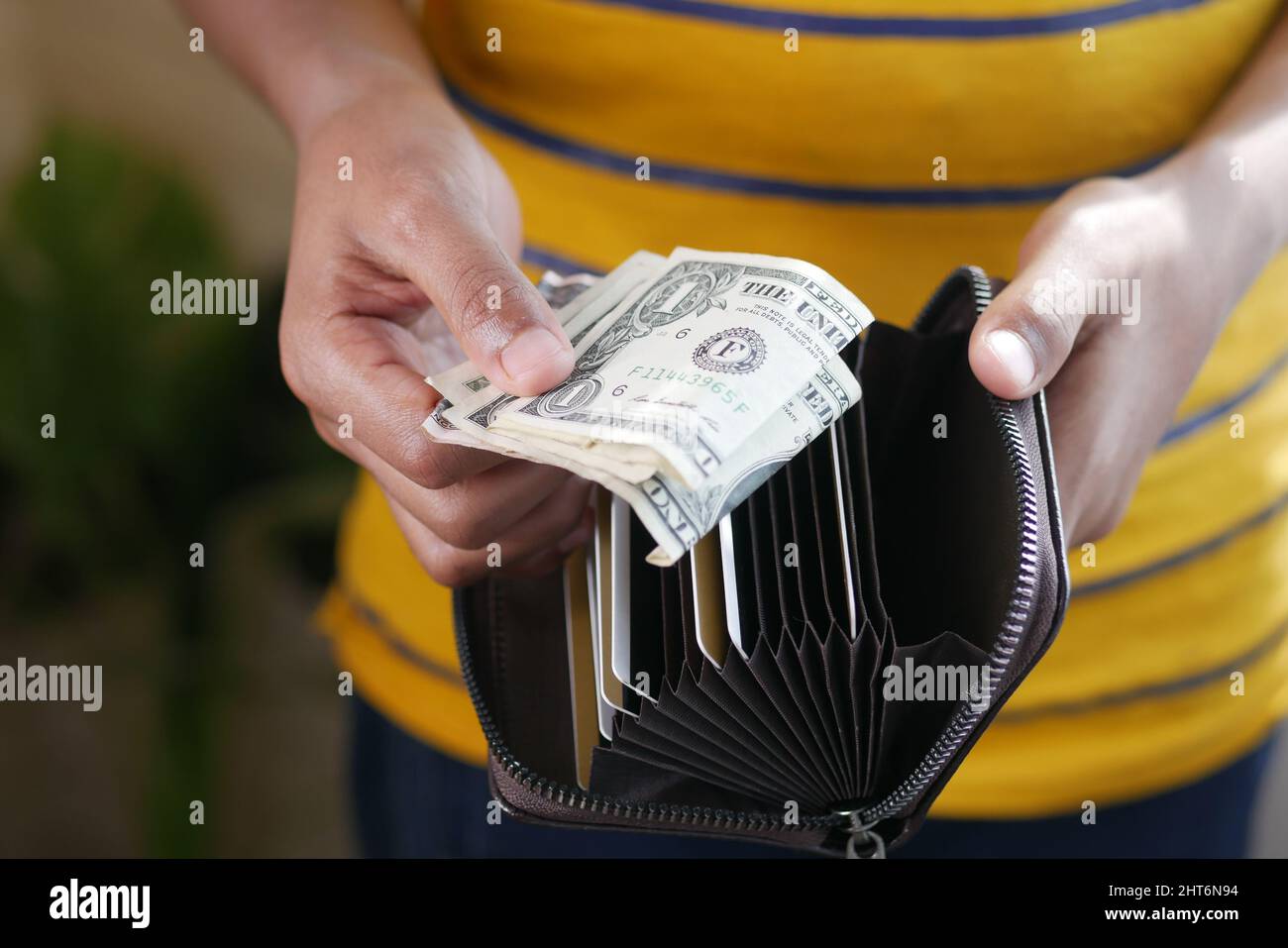 Hand man counting 100 hi-res stock photography and images - Alamy