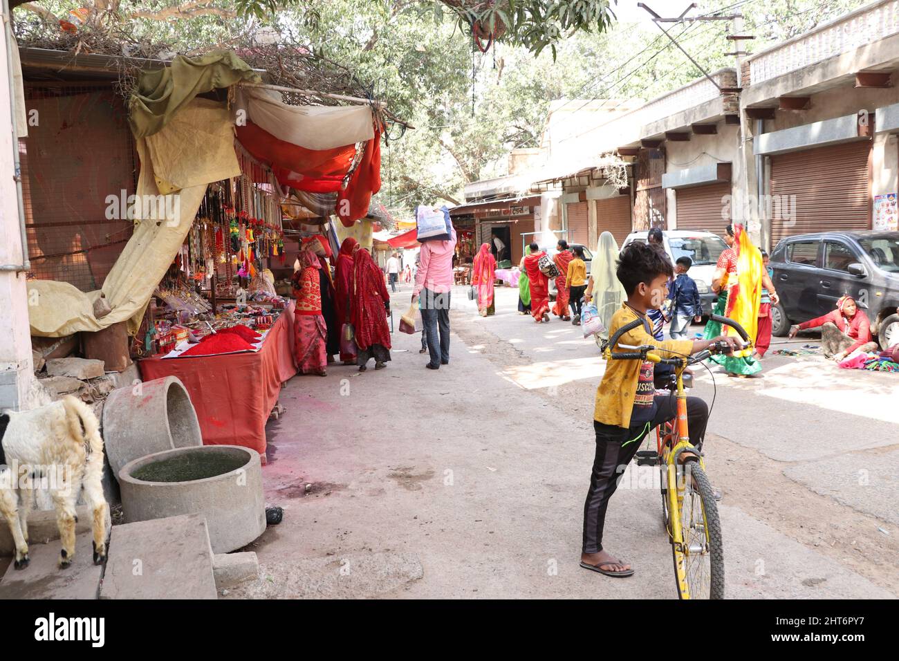 Indian local market hi-res stock photography and images - Alamy