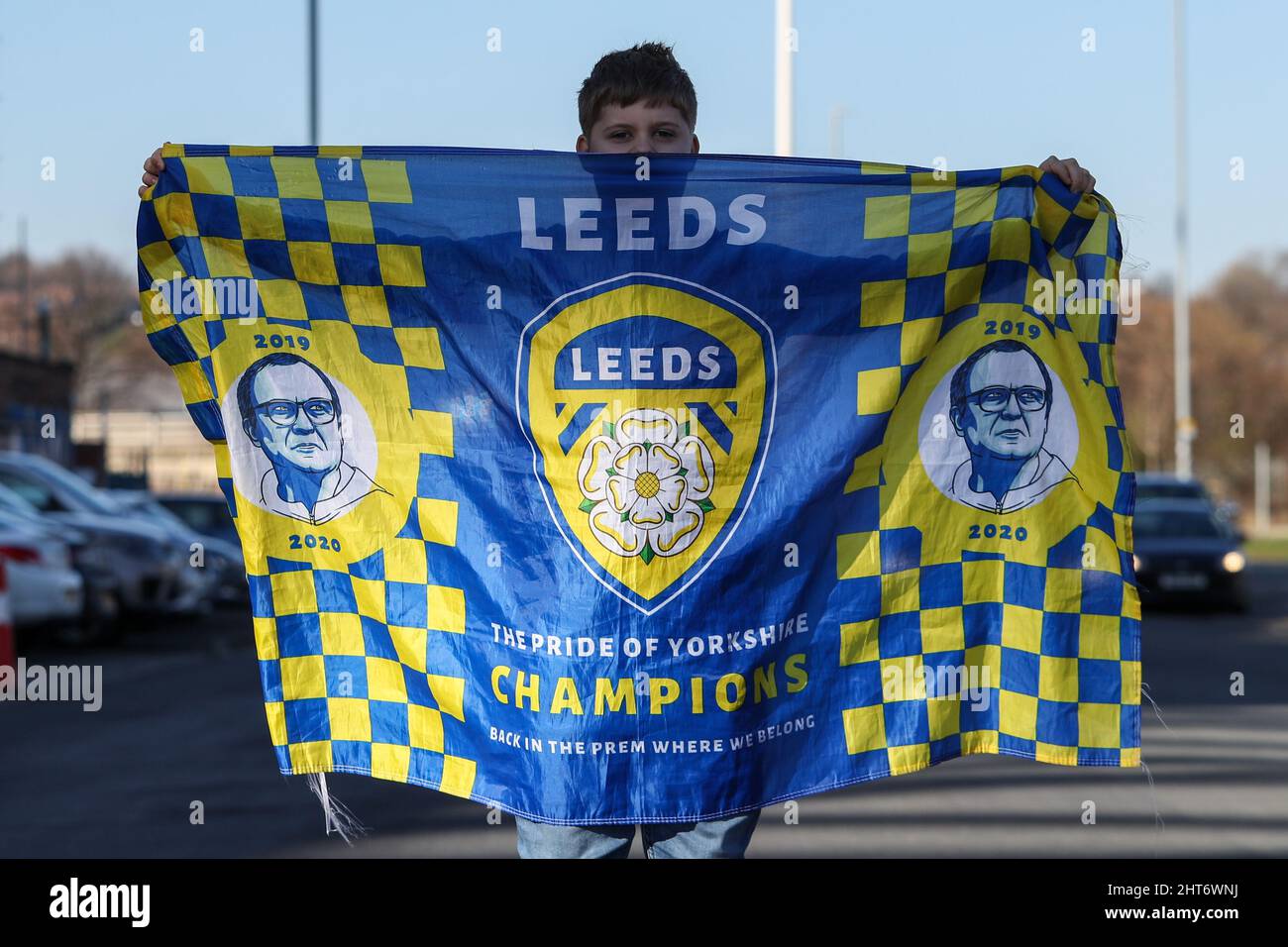 Leeds united fans in stand hi-res stock photography and images - Alamy