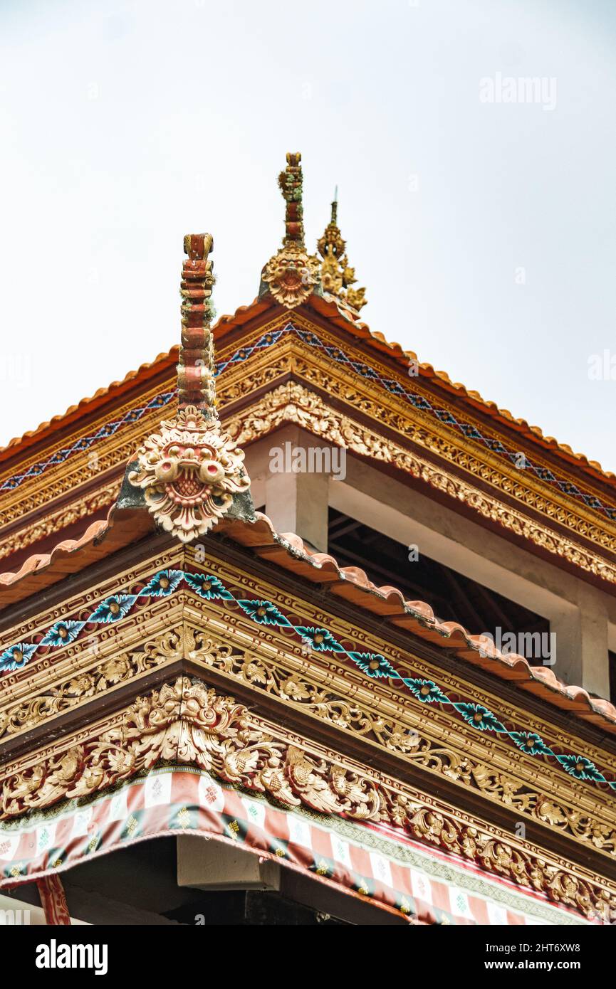 Close up pf the roof of an Asian architectural building Stock Photo - Alamy