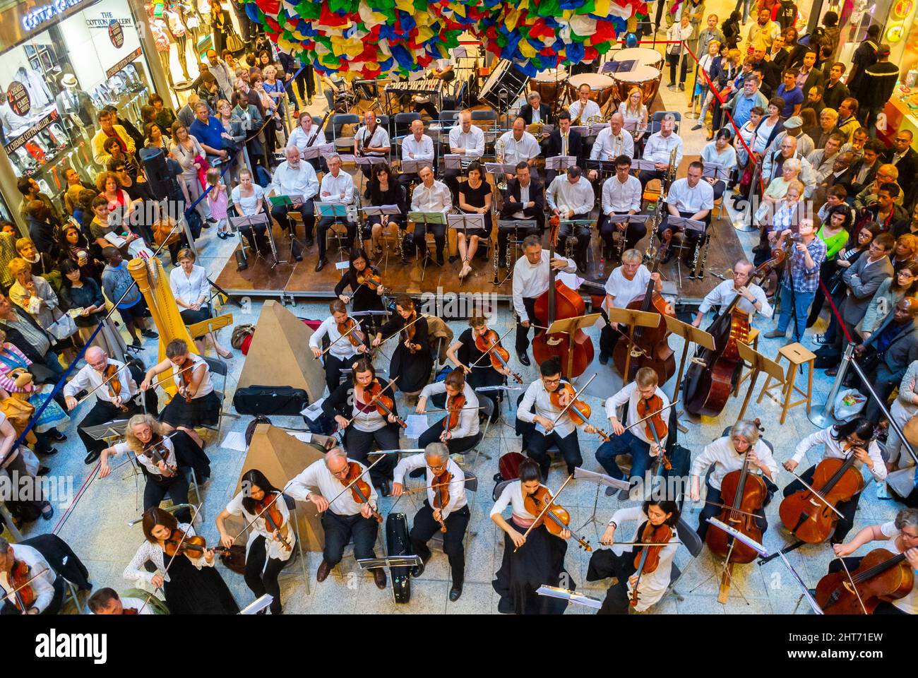 Orchestra musical instruments hi-res stock photography and images - Alamy