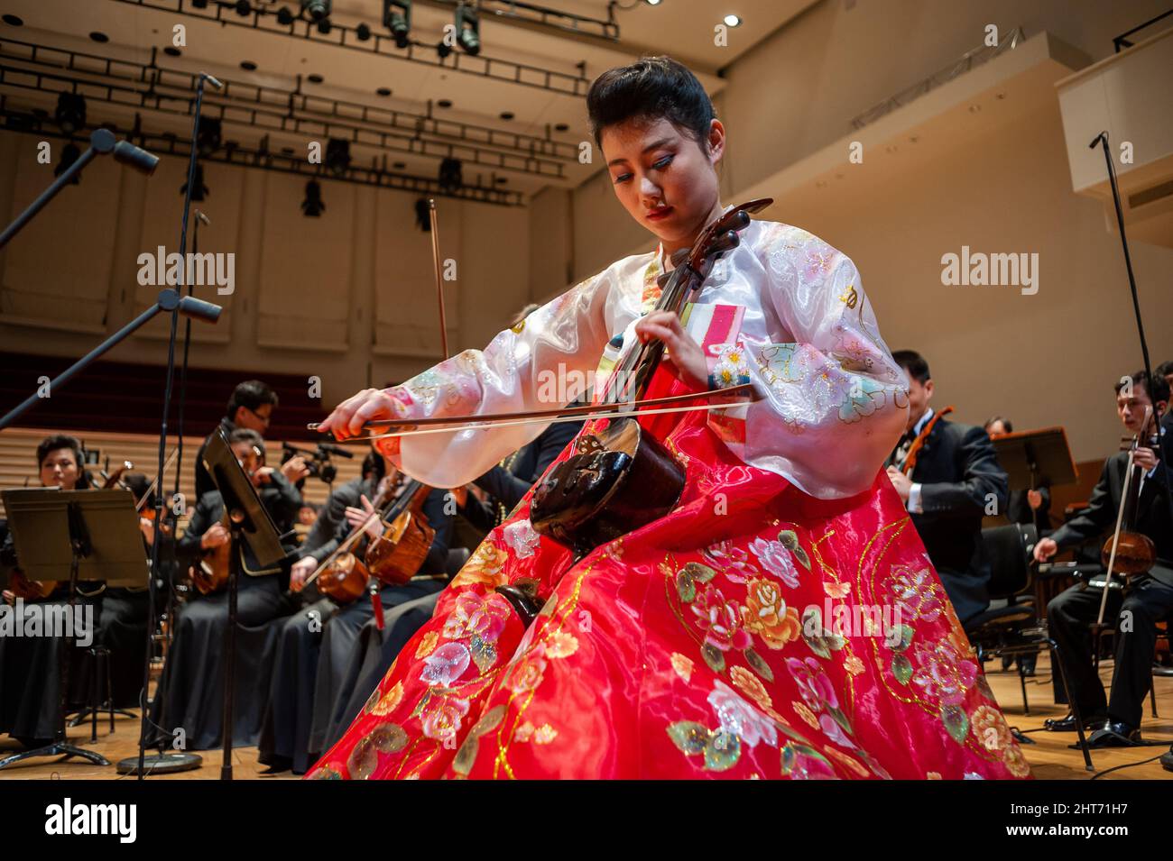 Traditionnel dress hi-res stock photography and images - Alamy