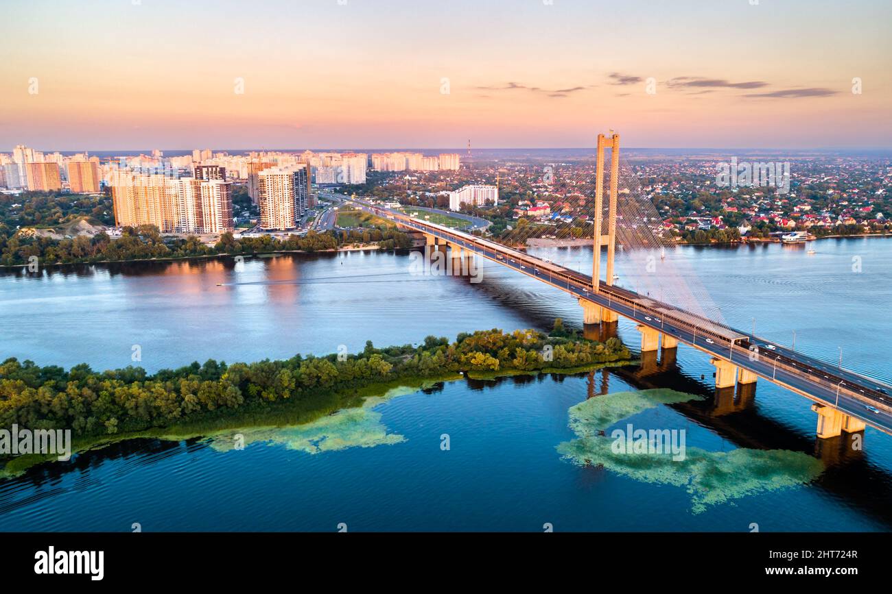The Southern Bridge across the Dnieper in Kiev, Ukraine Stock Photo - Alamy