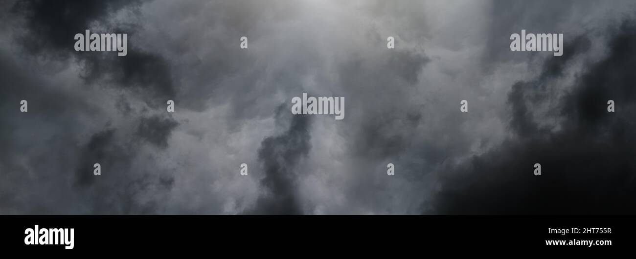 Texture of a gray sky. Dramatic gray clouds, moody day Stock Photo - Alamy