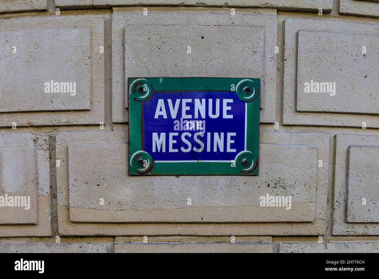 Messine paris hi-res stock photography and images - Alamy