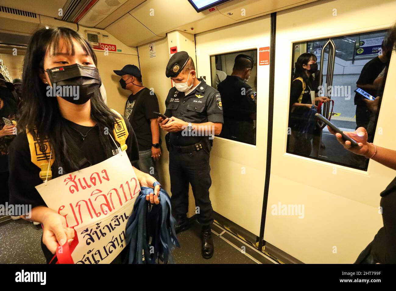 Tawan, Thaluwang group, conducted a ribbon poll on Article 112 (lese ...