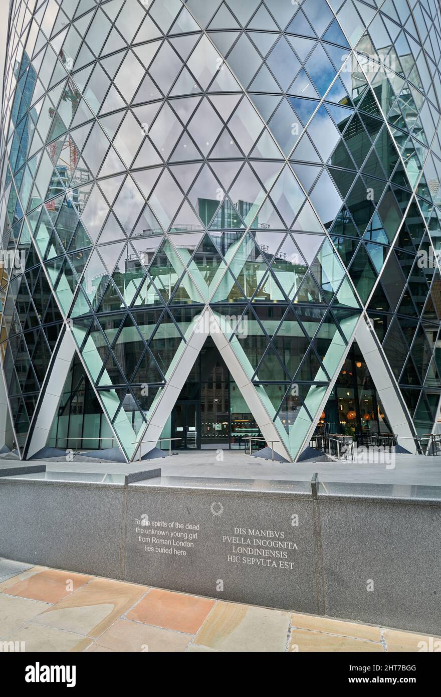 Burial site of an unknown girl from roman London at the gherkin ...