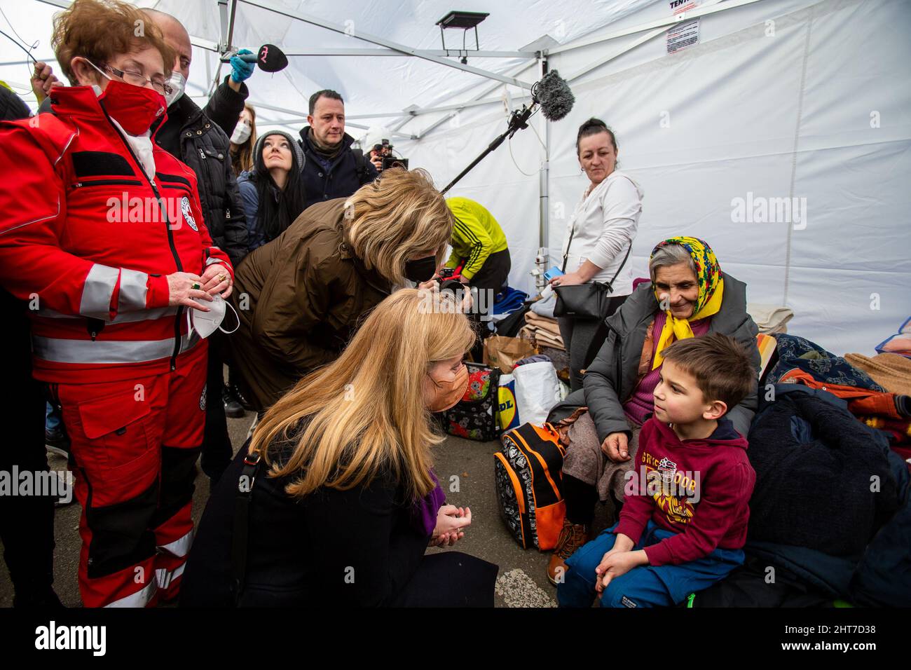 Ukrainian refugees fleeing hi-res stock photography and images - Alamy