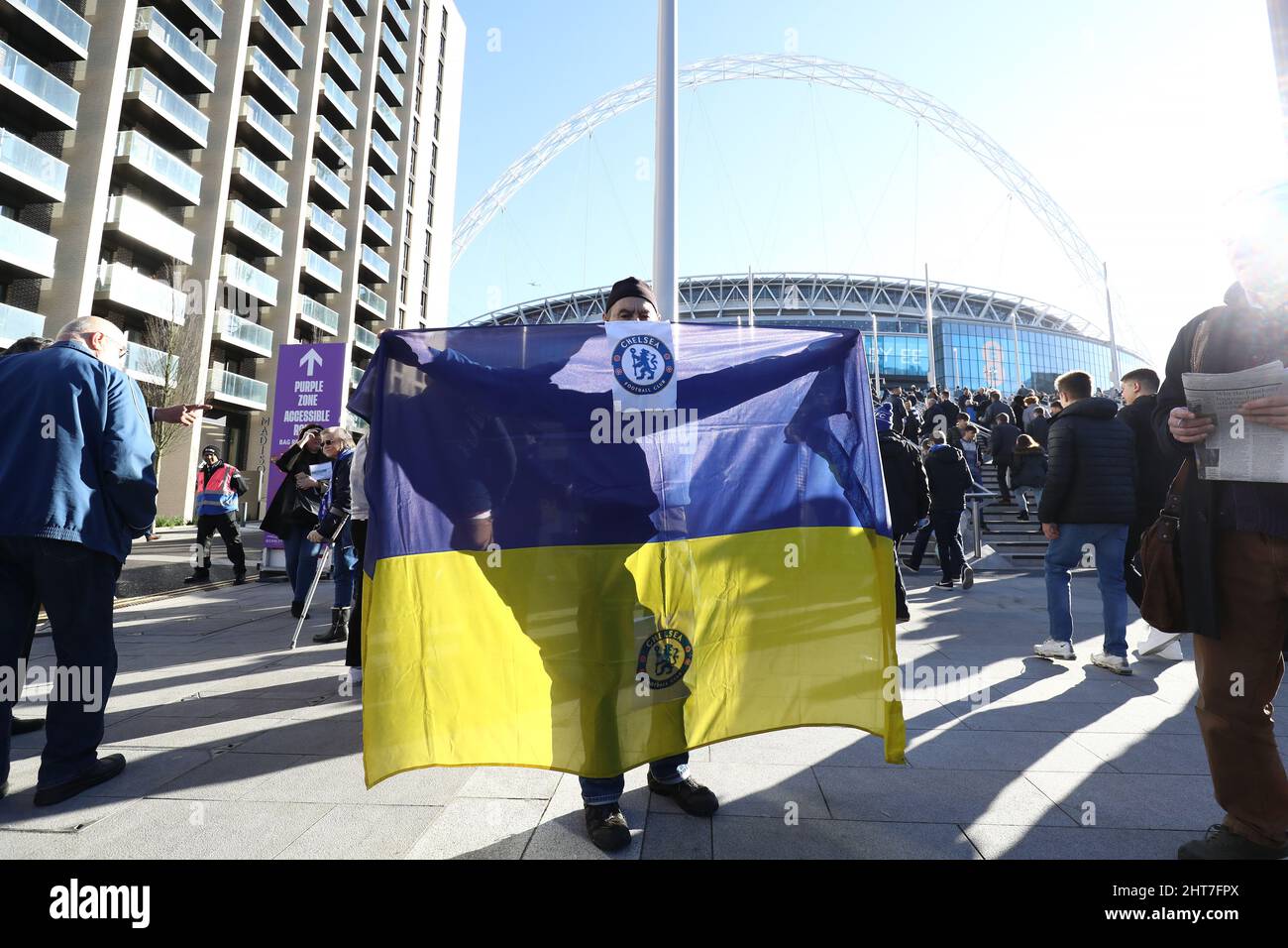 Flags liverpool chelsea carabao cup hi-res stock photography and images ...
