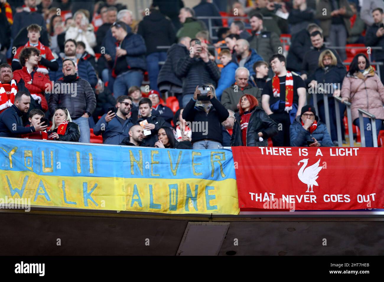 Flags liverpool chelsea carabao cup hi-res stock photography and images ...