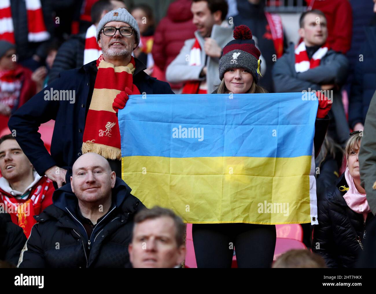 Flags liverpool chelsea carabao cup hi-res stock photography and images ...