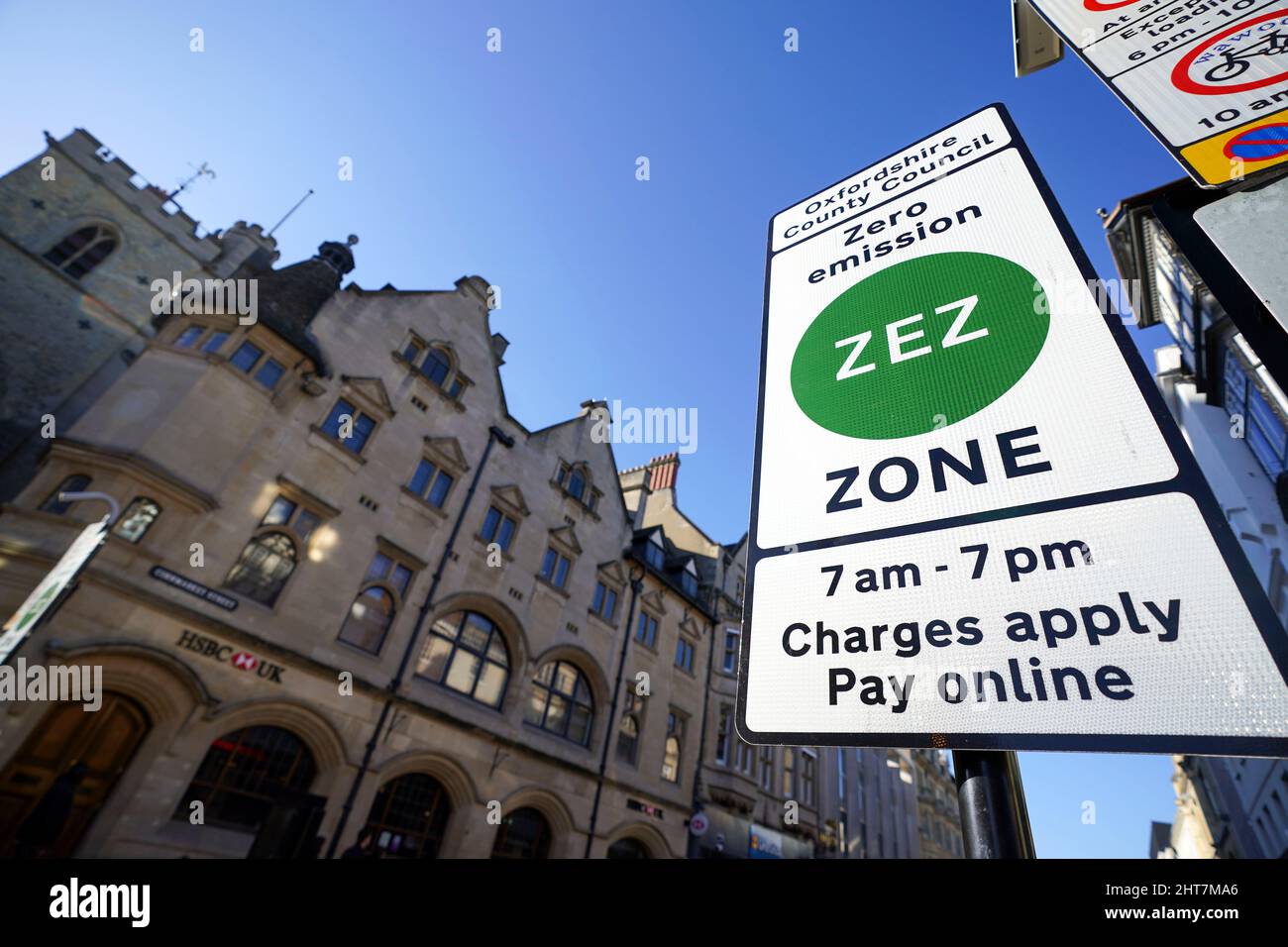 Zero emission zone sign hi-res stock photography and images - Alamy