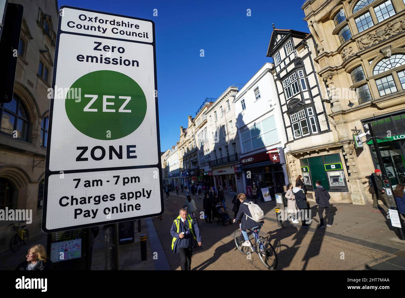 Zero emission zone sign hi-res stock photography and images - Alamy