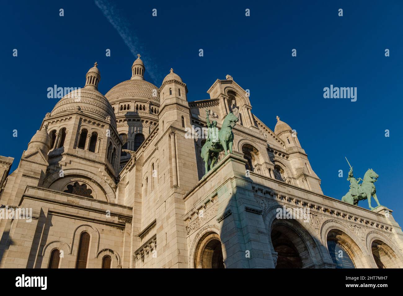 Beautiful view of the sacred heart basilic in Montmartre quarter Paris ...