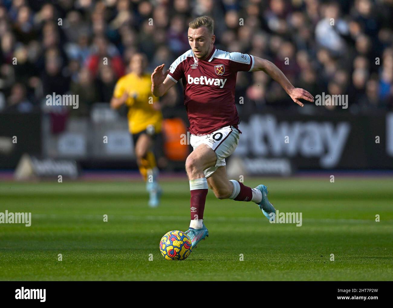 London, UK. 27th Feb, 2022. Jarrod Bowen (West Ham) maes a break during ...