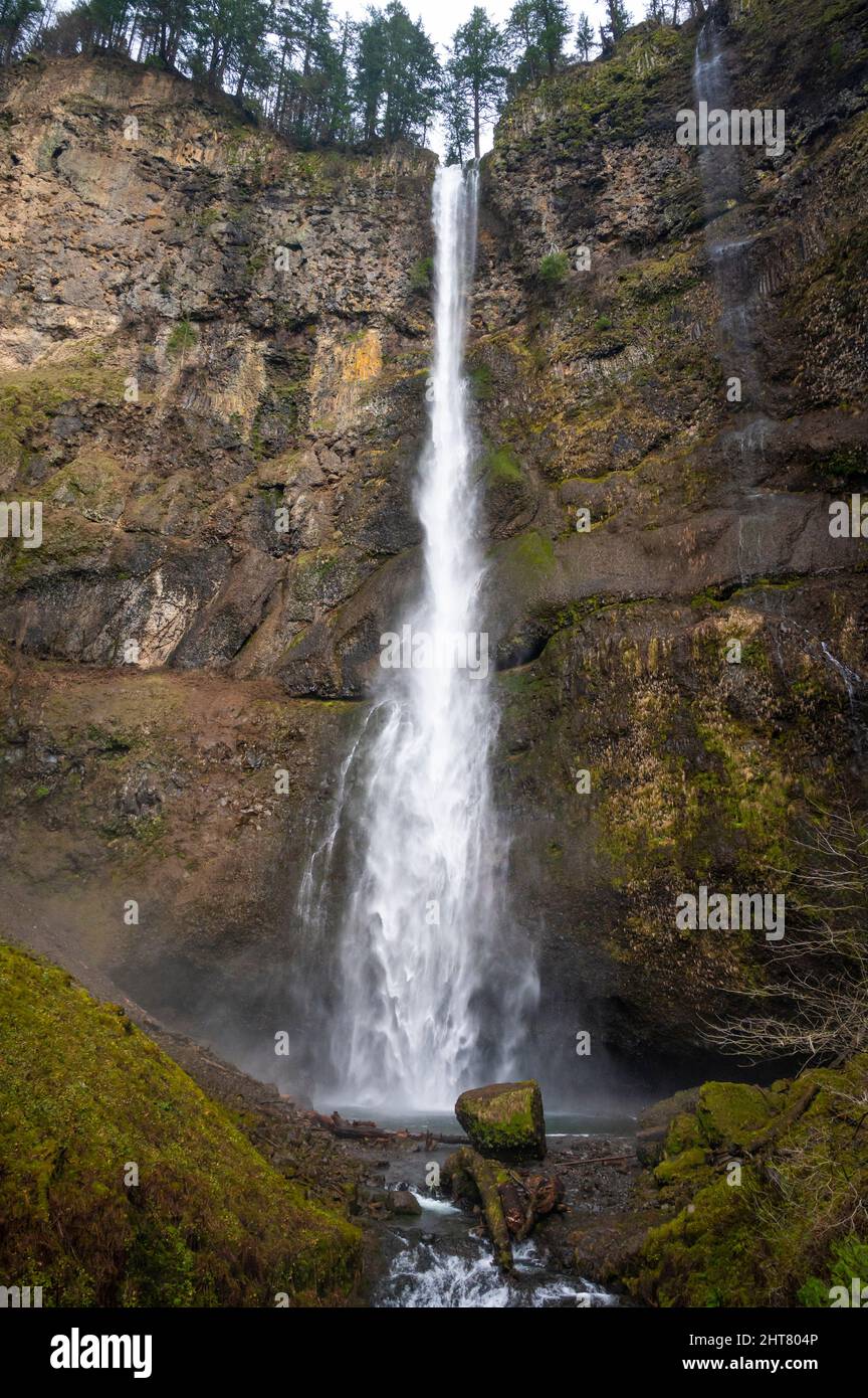 Waterfall in the Columbia River Gorge Stock Photo - Alamy