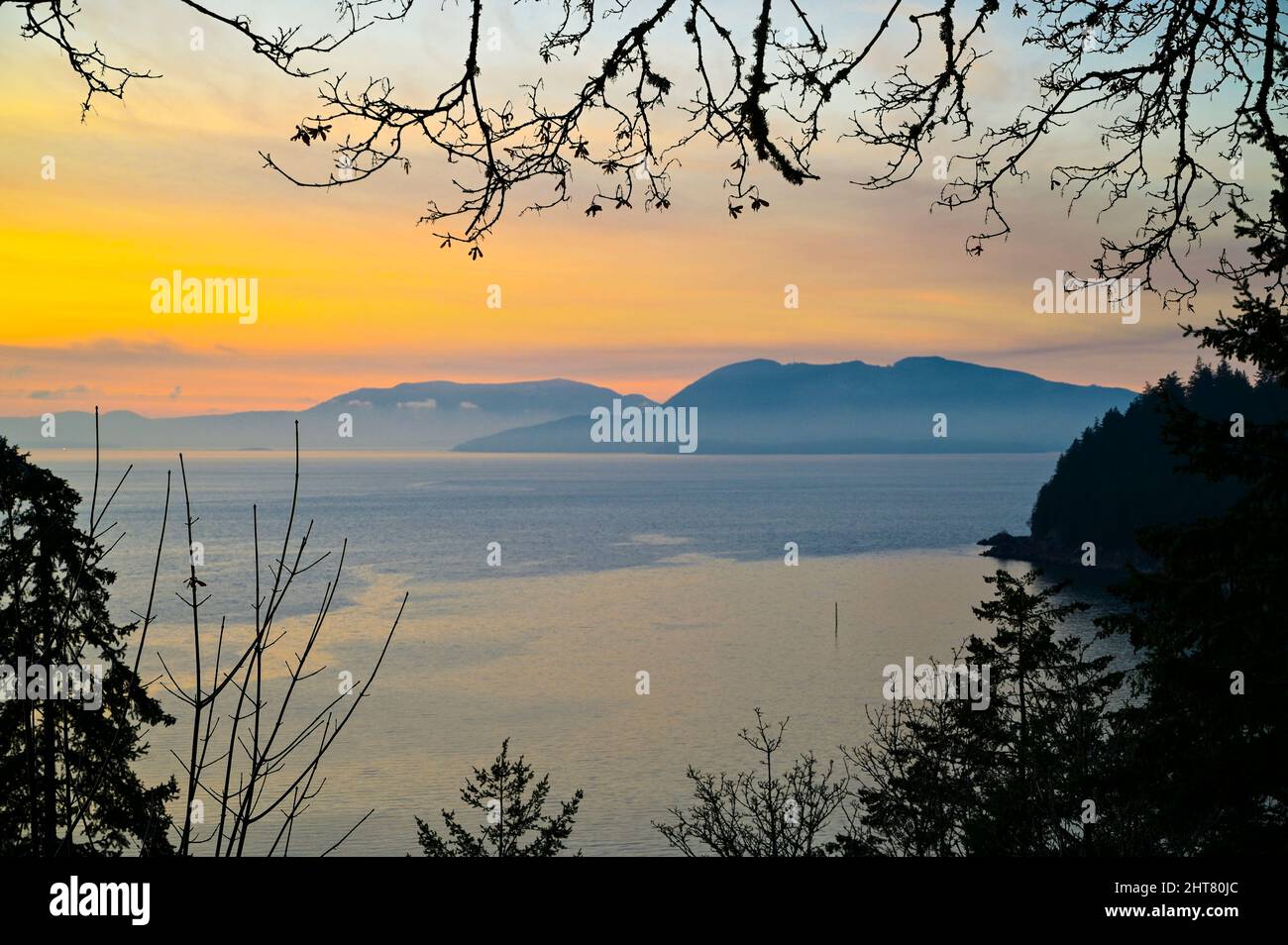 Islands in the northwest hi-res stock photography and images - Alamy