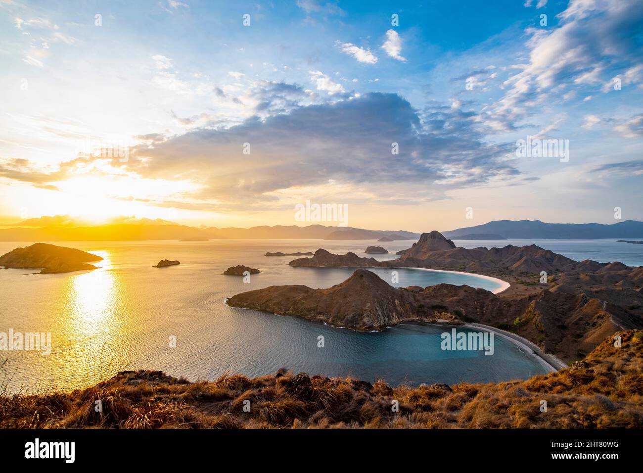 scenic view of sunset over the Komodo Archipelago Stock Photo - Alamy