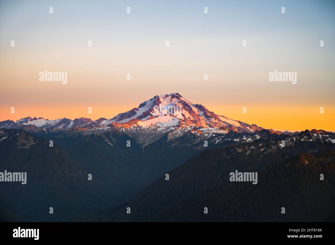 Glacier peak volcano hi-res stock photography and images - Alamy