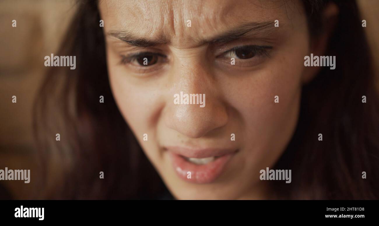 Confused attractive young woman hi-res stock photography and images - Alamy