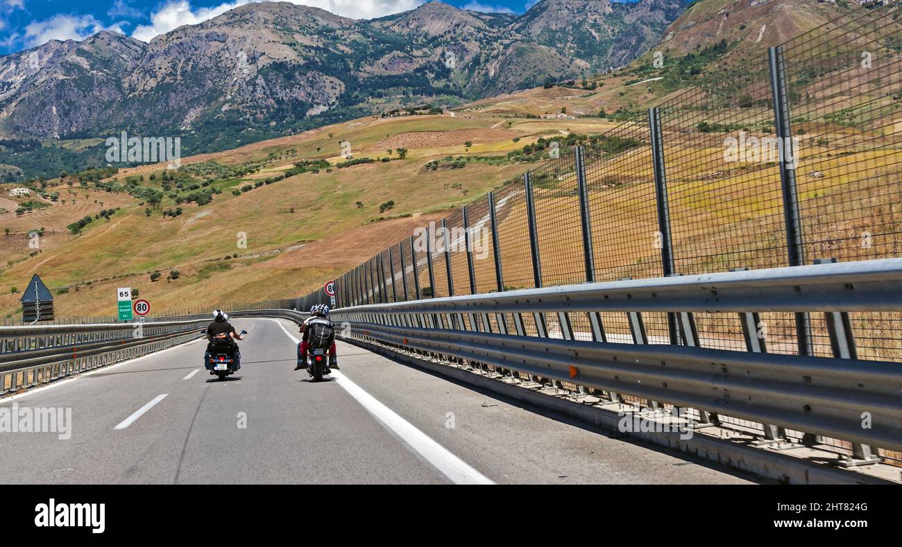 Harley davidson motorcycle tour hi-res stock photography and images - Alamy
