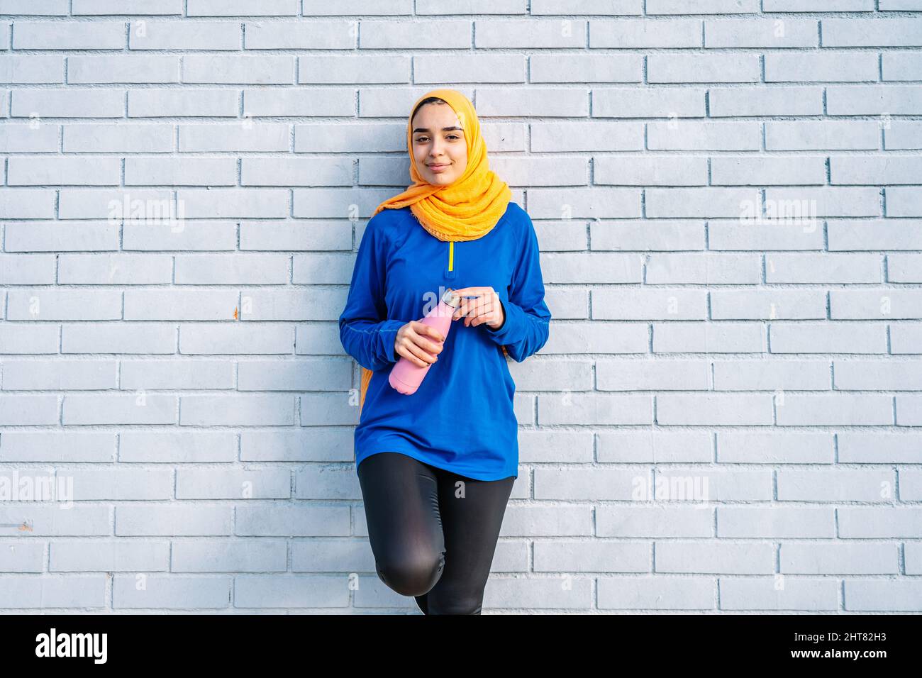 Muslim woman in the water hi-res stock photography and images - Alamy