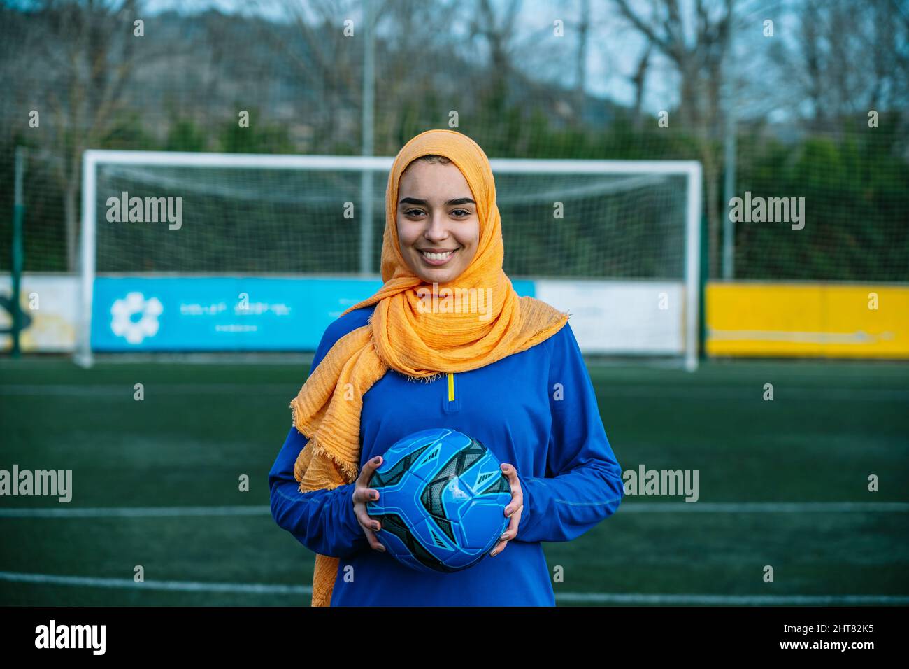 Arab female player hi-res stock photography and images - Alamy