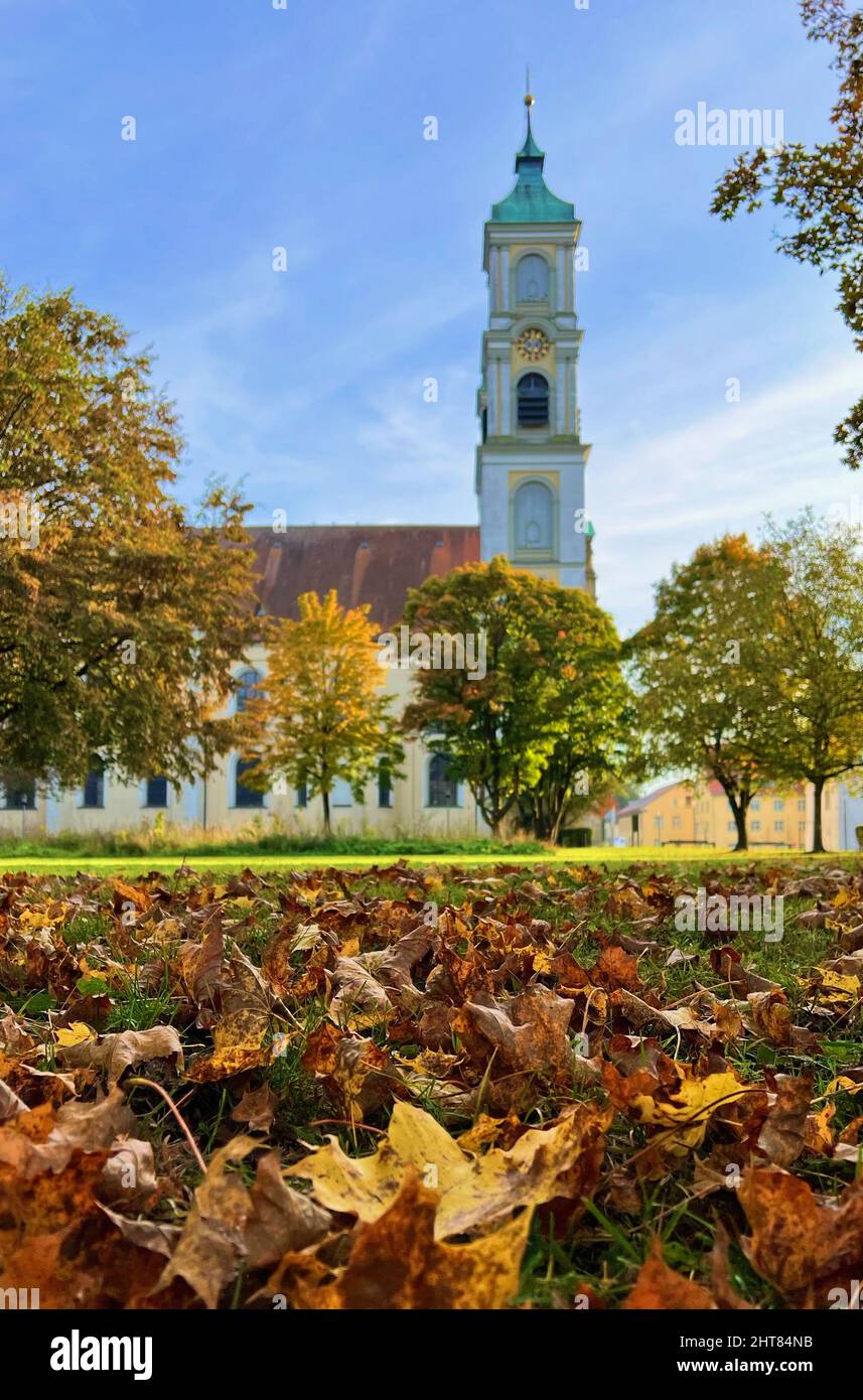 City background daylight building hi-res stock photography and images ...