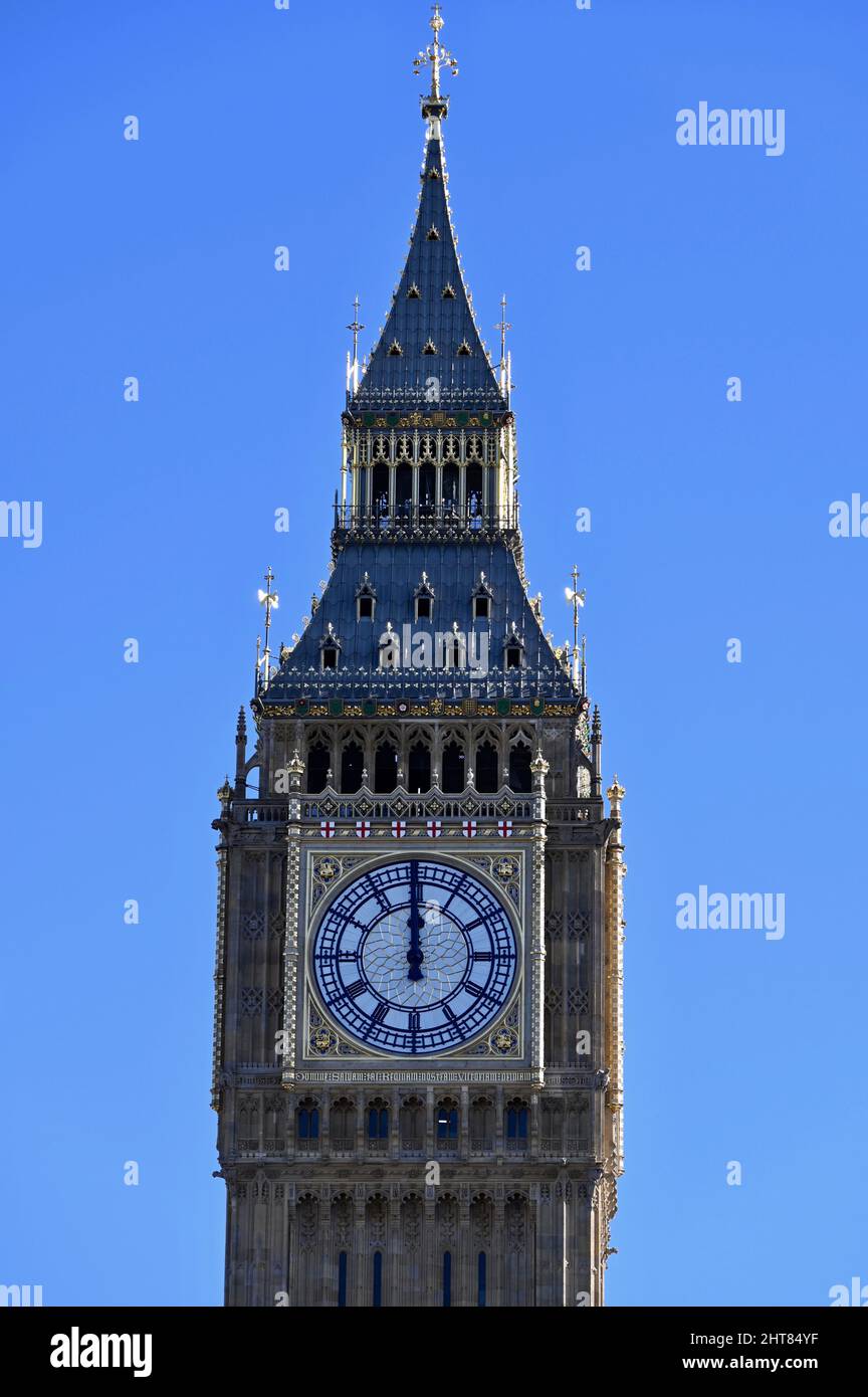 Big Ben is finally unveiled following it's renovation. Elizabeth Tower ...
