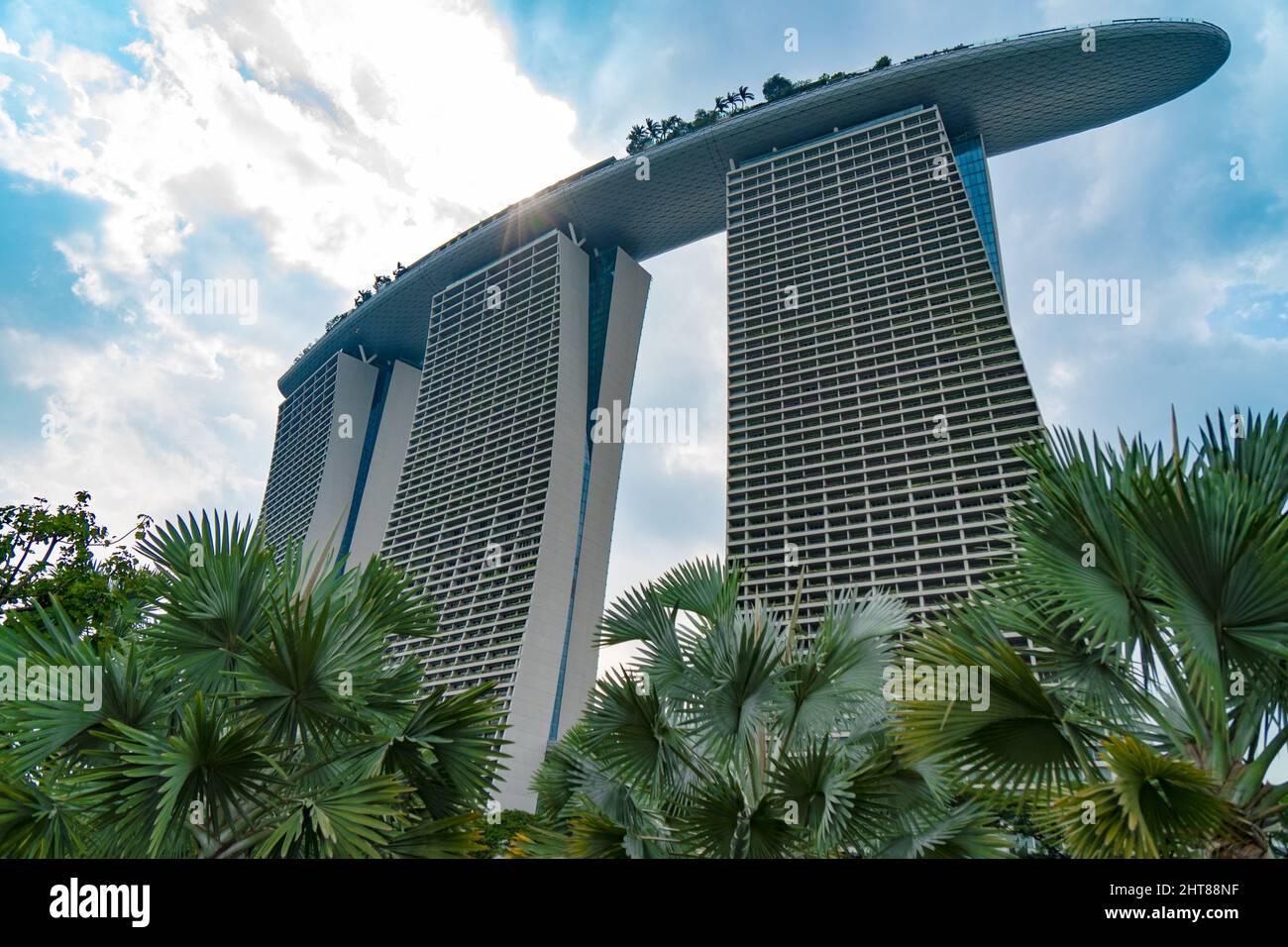 Marina Bay Sands Resort Hotel and The ArtScience Musuem in Singapore ...