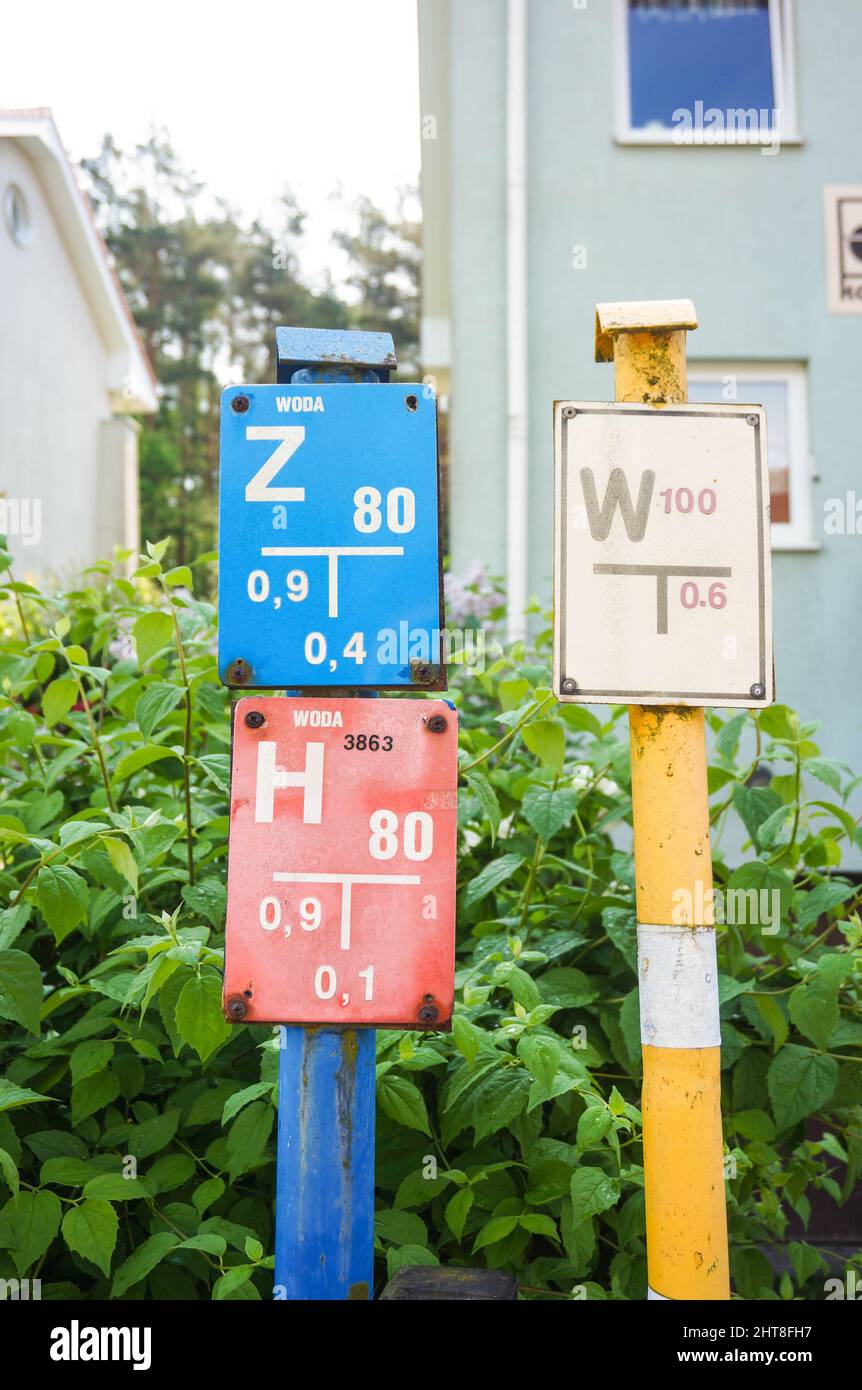 Message signs to hi-res stock photography and images - Alamy