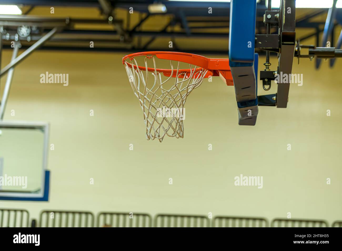 Professional athlete hanging in hoop hi-res stock photography and ...