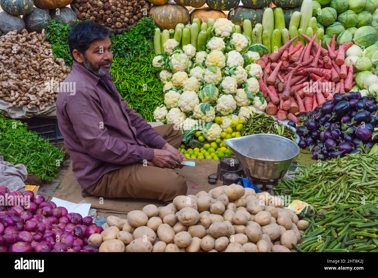 Vegetable vendor hi-res stock photography and images - Alamy