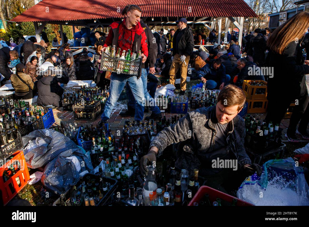 Molotov cocktail ukraine hi-res stock photography and images - Alamy