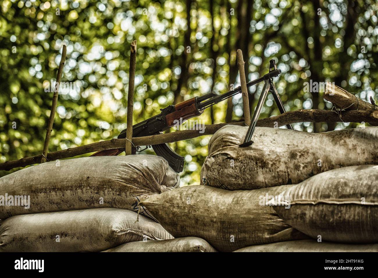 War gun, rifle and machine gun, assault rifle and machine gun ...