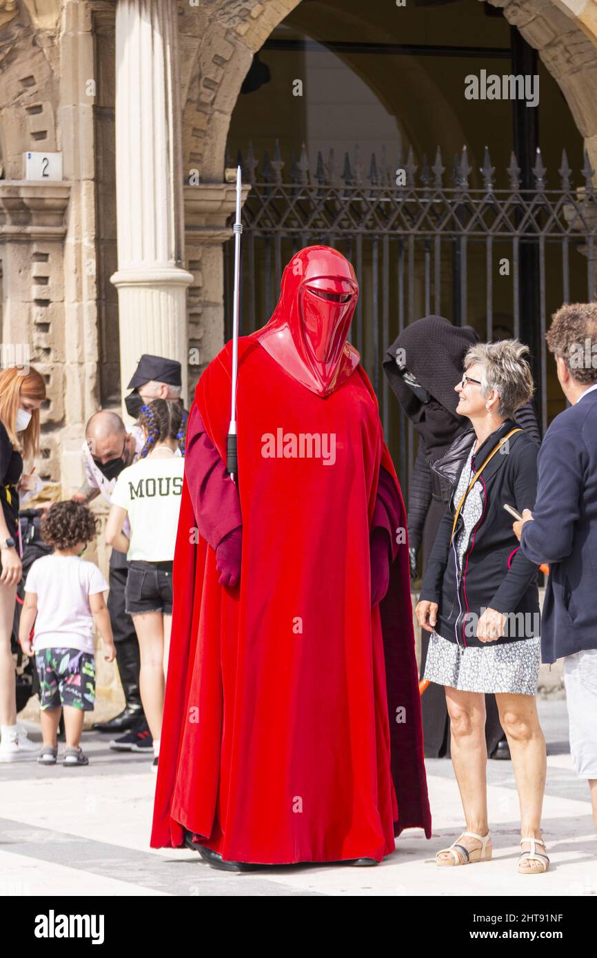 Actors representing Star Wars characters with flashy emperor's ...