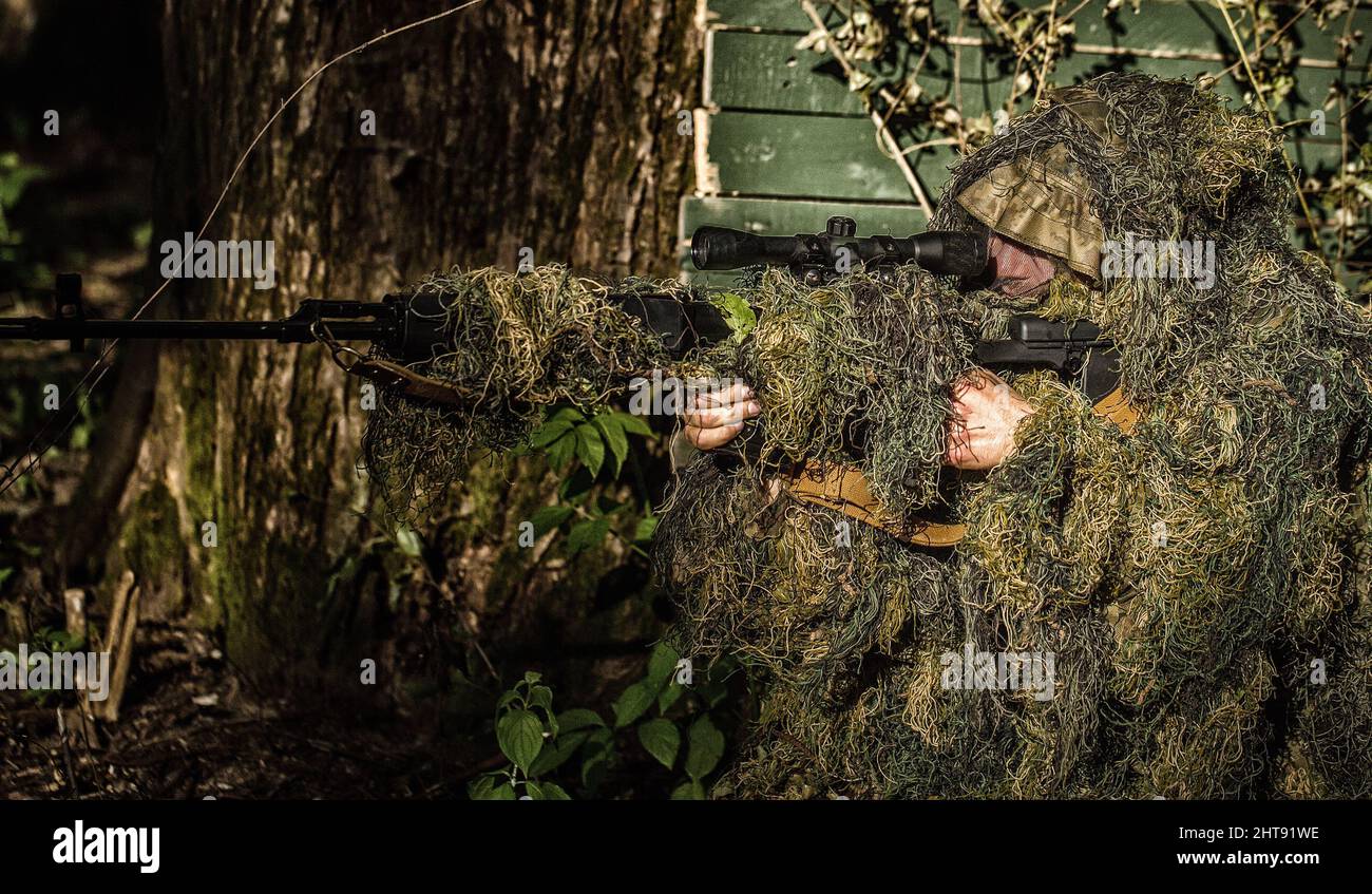 Sniper killed ukrainian soldiers. Russian or ukrainian soldiers with ...