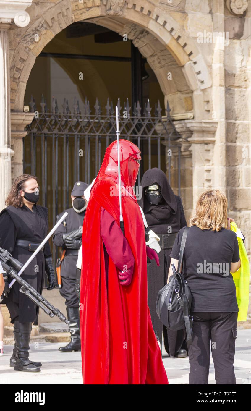 Actors representing Star Wars characters with flashy emperor's ...