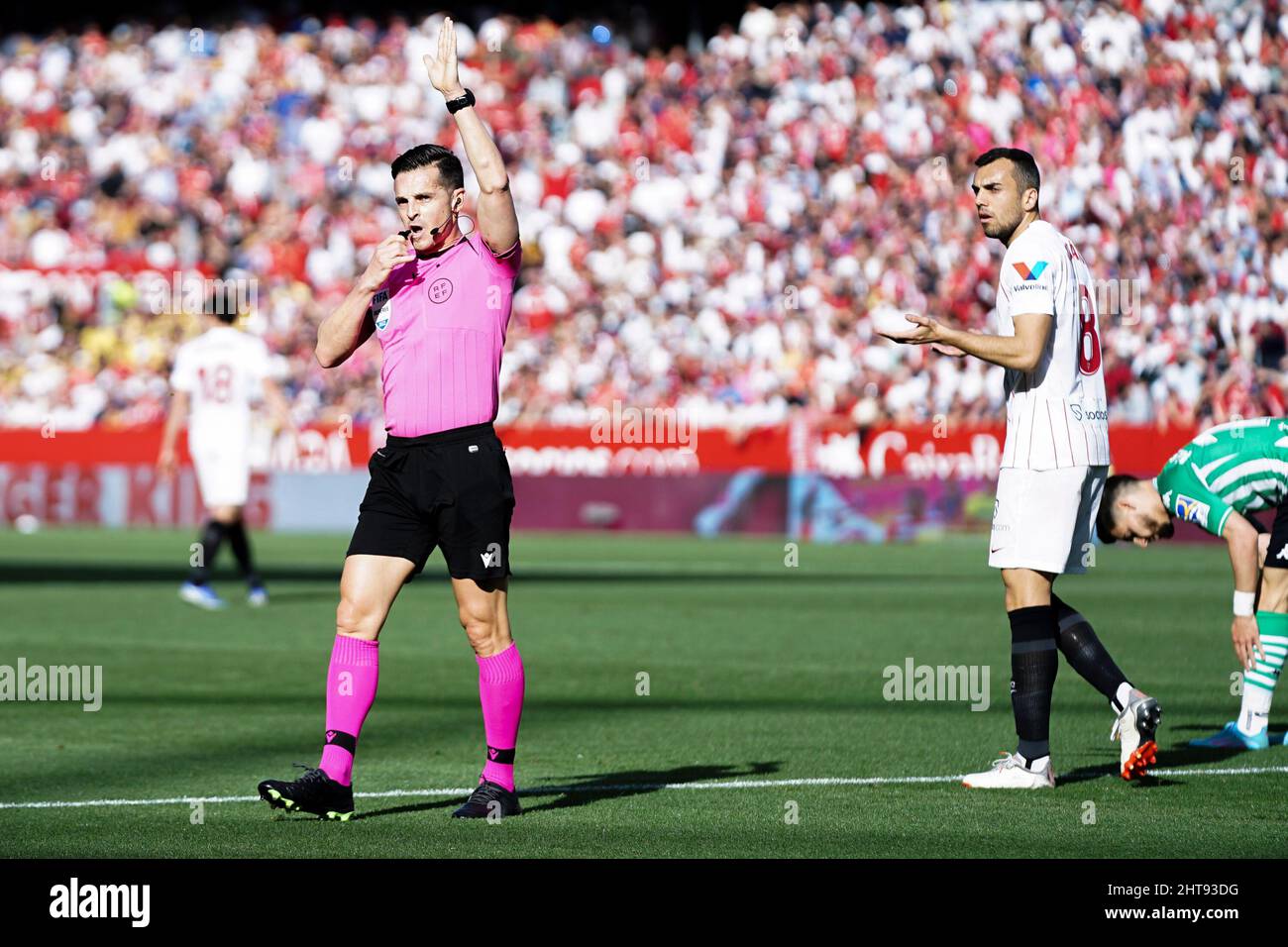 Carlos del cerro grande referee hi-res stock photography and images - Alamy