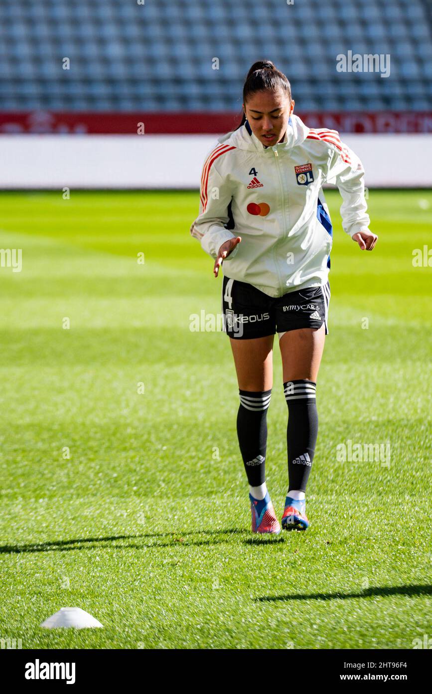 Selma Bacha of Olympique Lyonnais warms up ahead of the Women's French ...