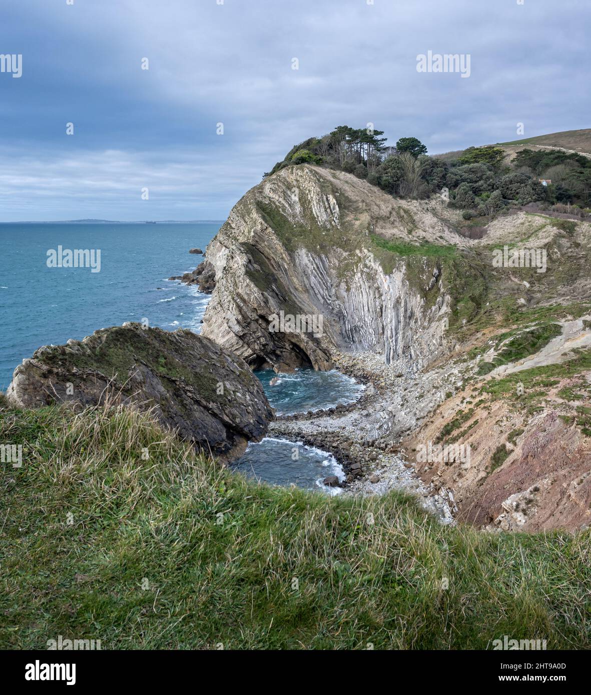 View of the Stair cove and geologic features at Lulworth Cove, Dorset ...