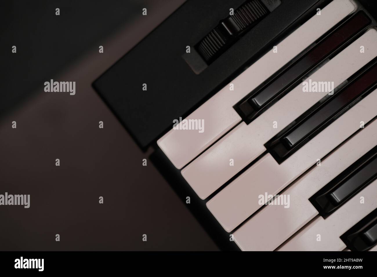 Music synthesis hi-res stock photography and images - Alamy
