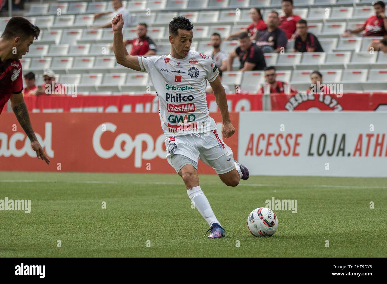 PR - Curitiba - 02/27/2022 - PARANAENSE 2022, ATHLETICO-PR X OPERARIO - Thomaz Santos player for ...