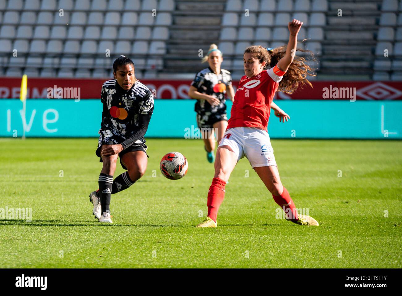 Catarina Macario of Olympique Lyonnais and Rachel Corboz of Stade de ...