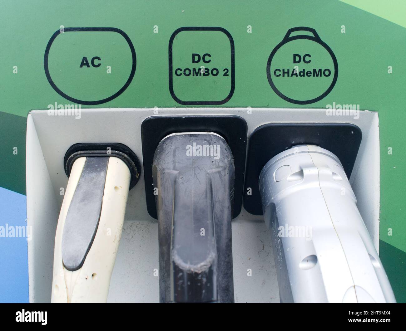 Geniepoint ev charging hi-res stock photography and images - Alamy