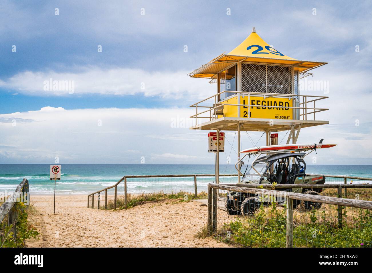 Truck next to a Lifeguard rescue tower on the beach Stock Photo - Alamy