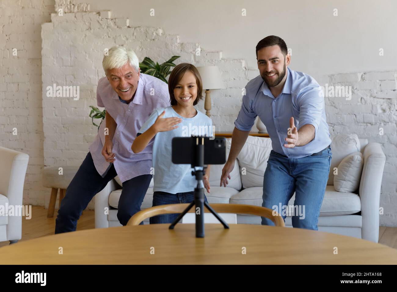 Multi generational family hi-res stock photography and images - Alamy